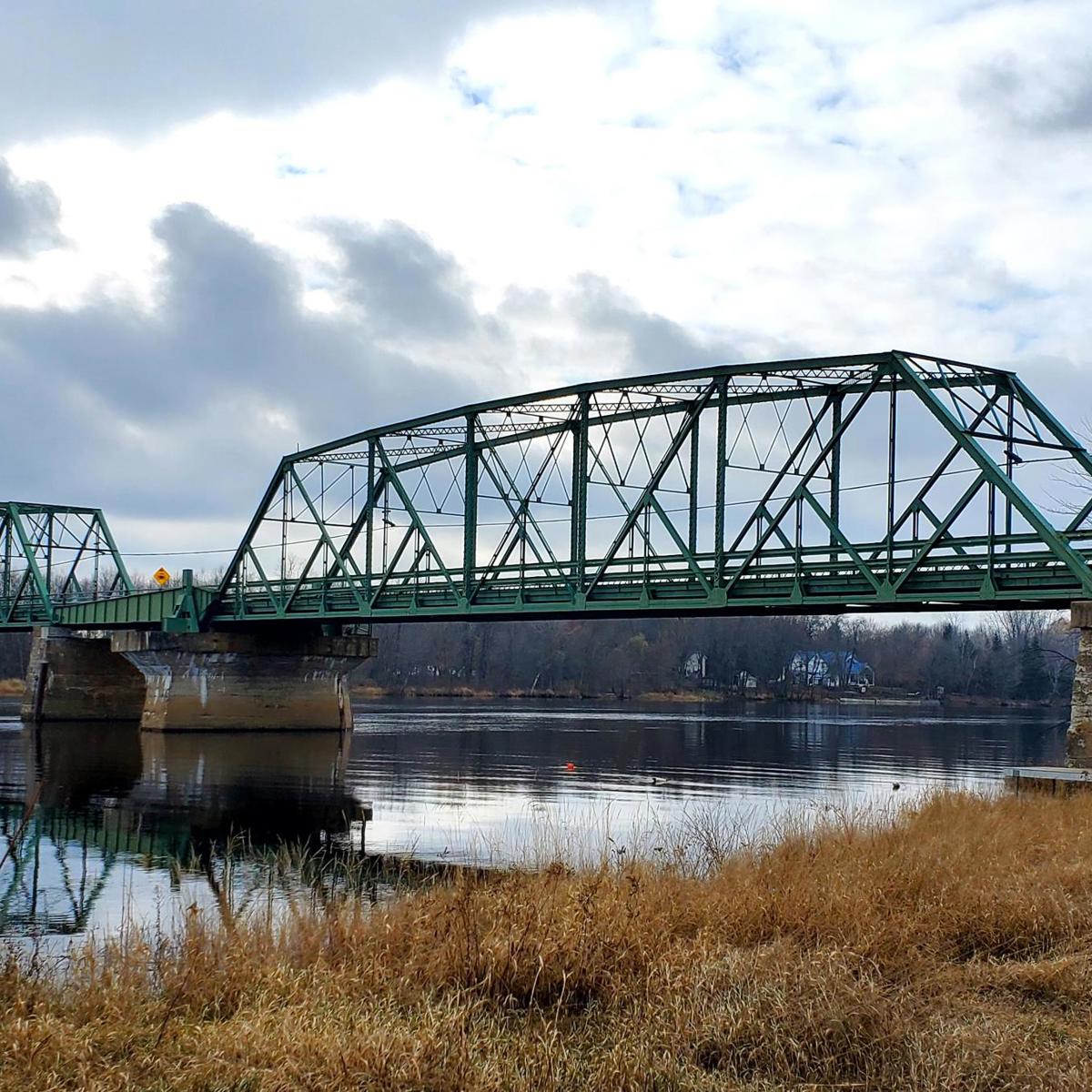 Résumé du dossier - Projet de construction d'un pont au-dessus de la ...